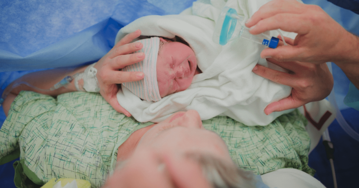 Birth Photographer Captures Amazing Moment 'Miracle Baby' Is Born ...