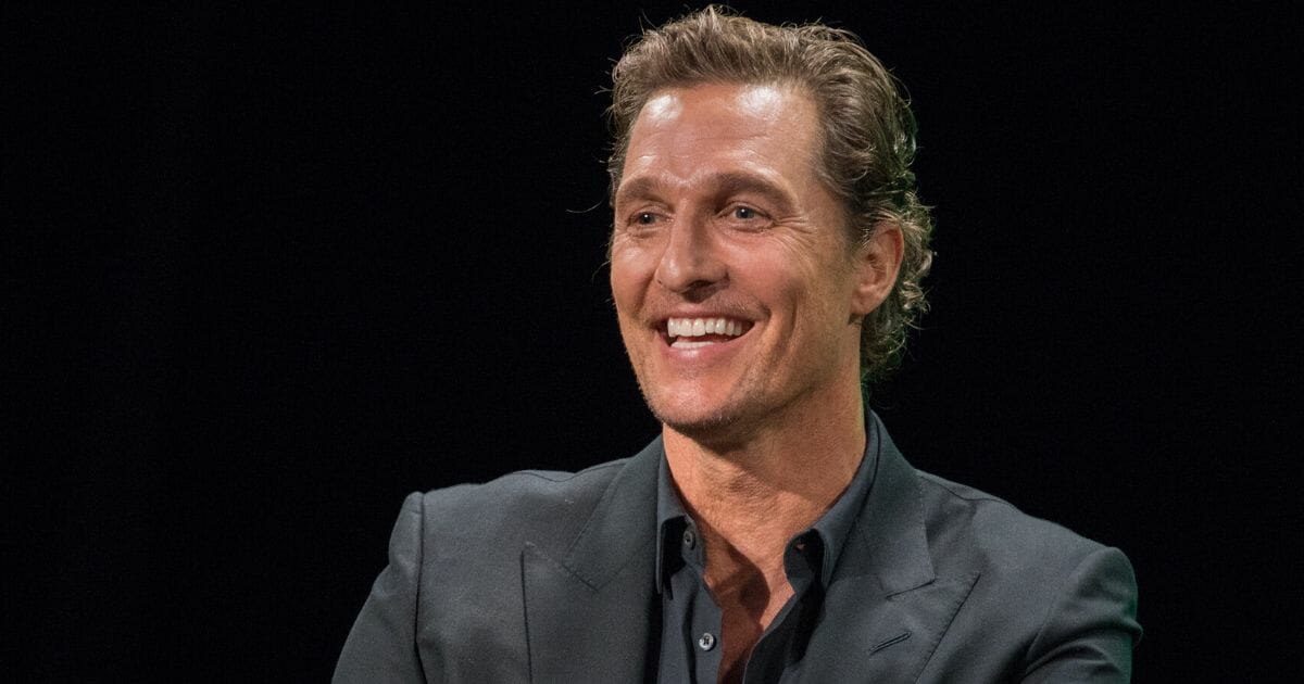 Christian Actor Matthew McConaughey Prepares 800 Turkey Dinners for ...